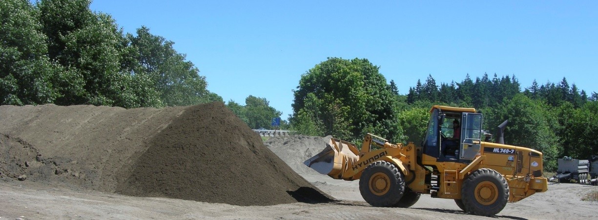 Bark & Topsoil Landscape Supplies & Premium Chicken Compost